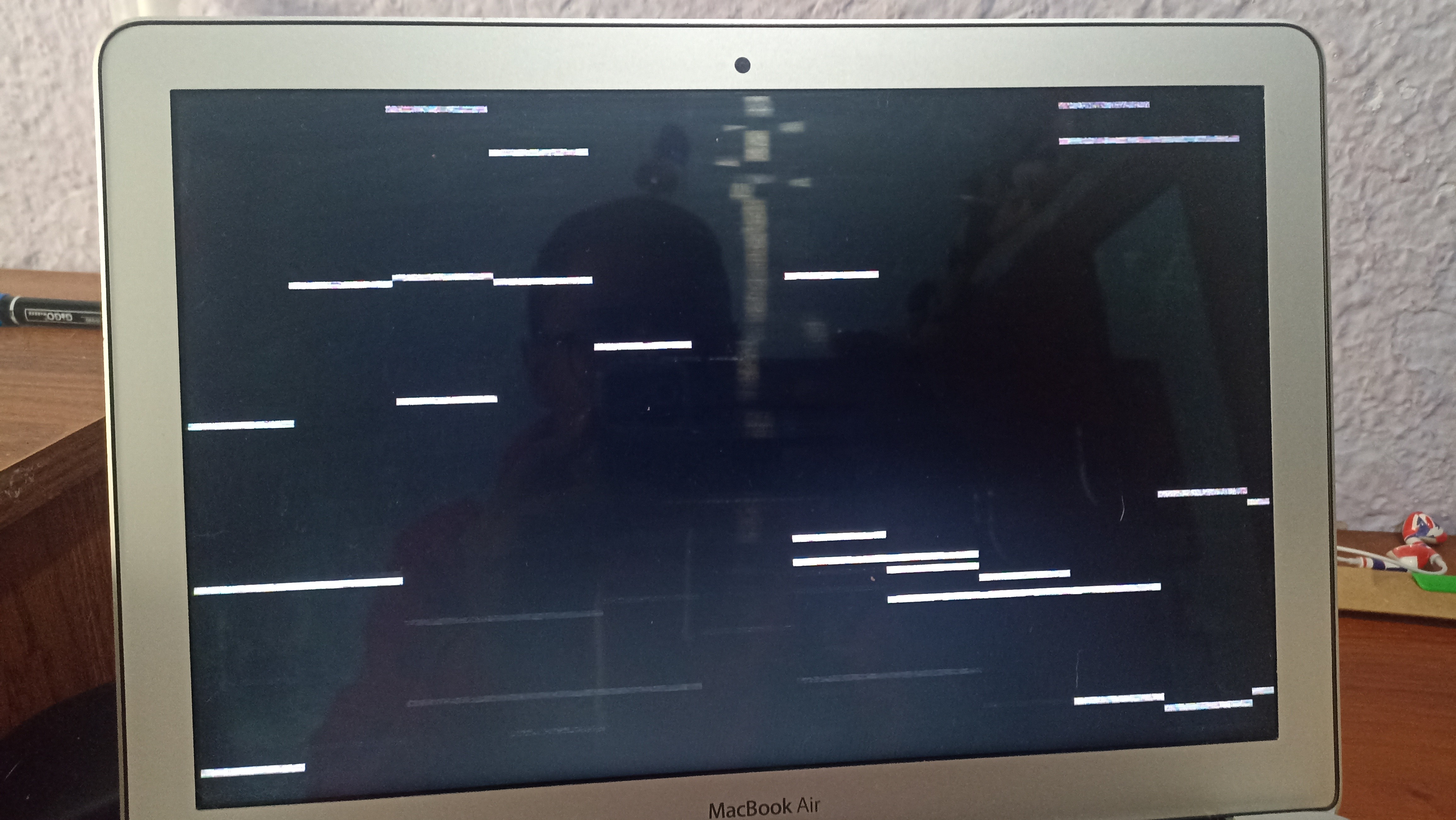 Mi pantalla se ve asi y no enciende - Comunidad de Apple